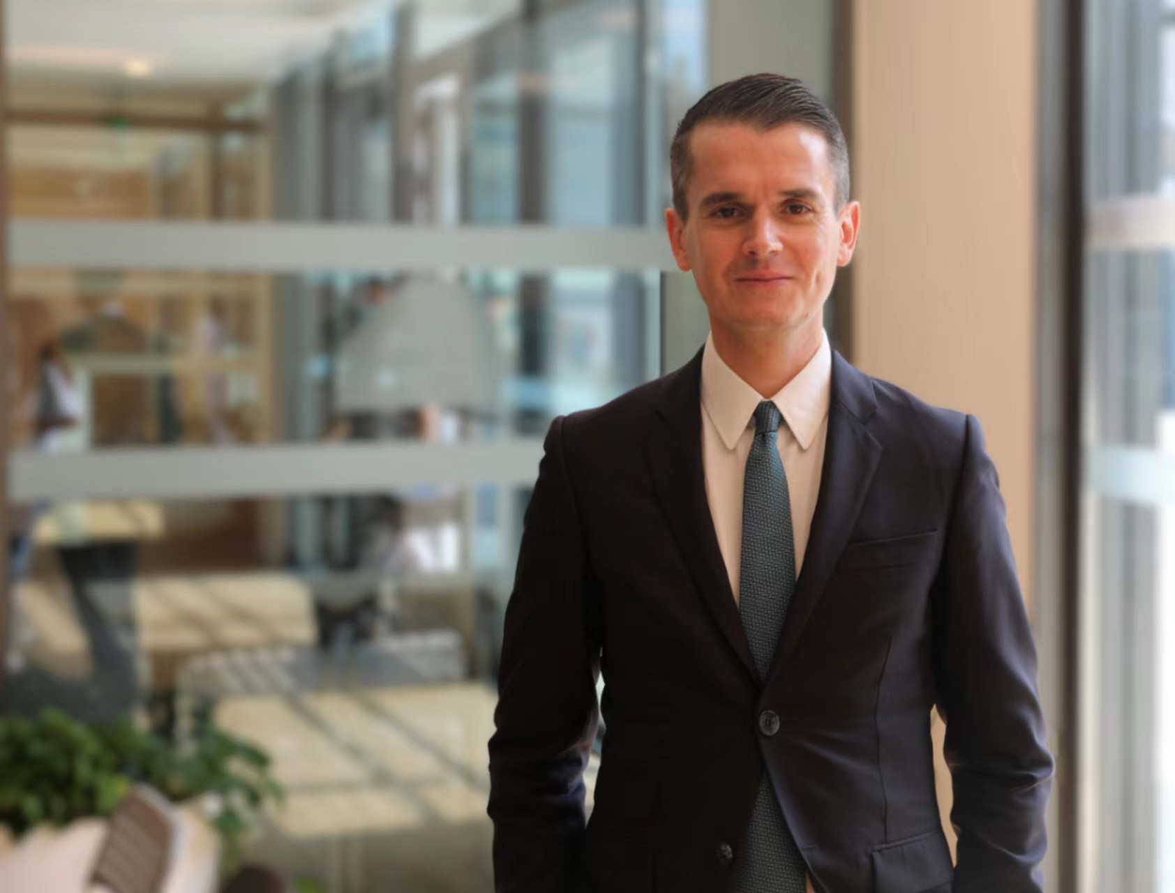 Qui est notre nouveau Directeur Exécutif ? - Lycée Français de Shanghai