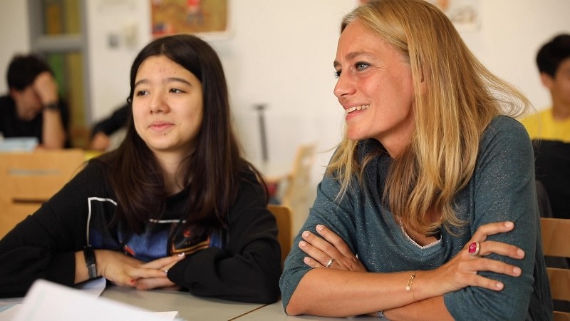 LFS Talks E02: Non-native families embracing French education - Lycée ...