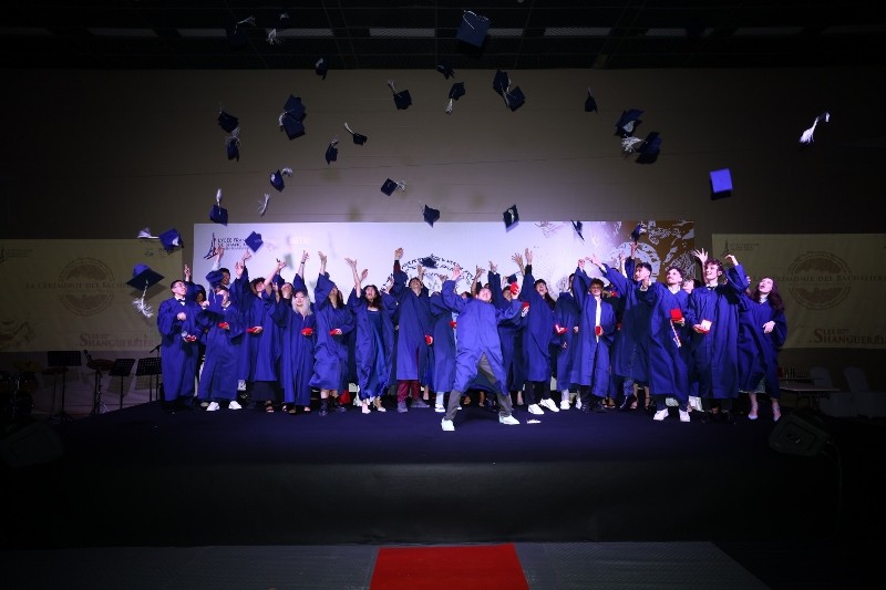 Relive the graduation ceremony! - Lycée Français de Shanghai